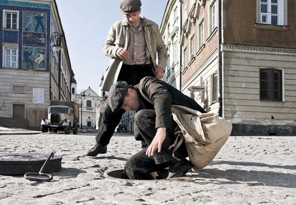 Sewer man who saves Jews ‘In Darkness’ - Sep. 07, 2012 | KyivPost
