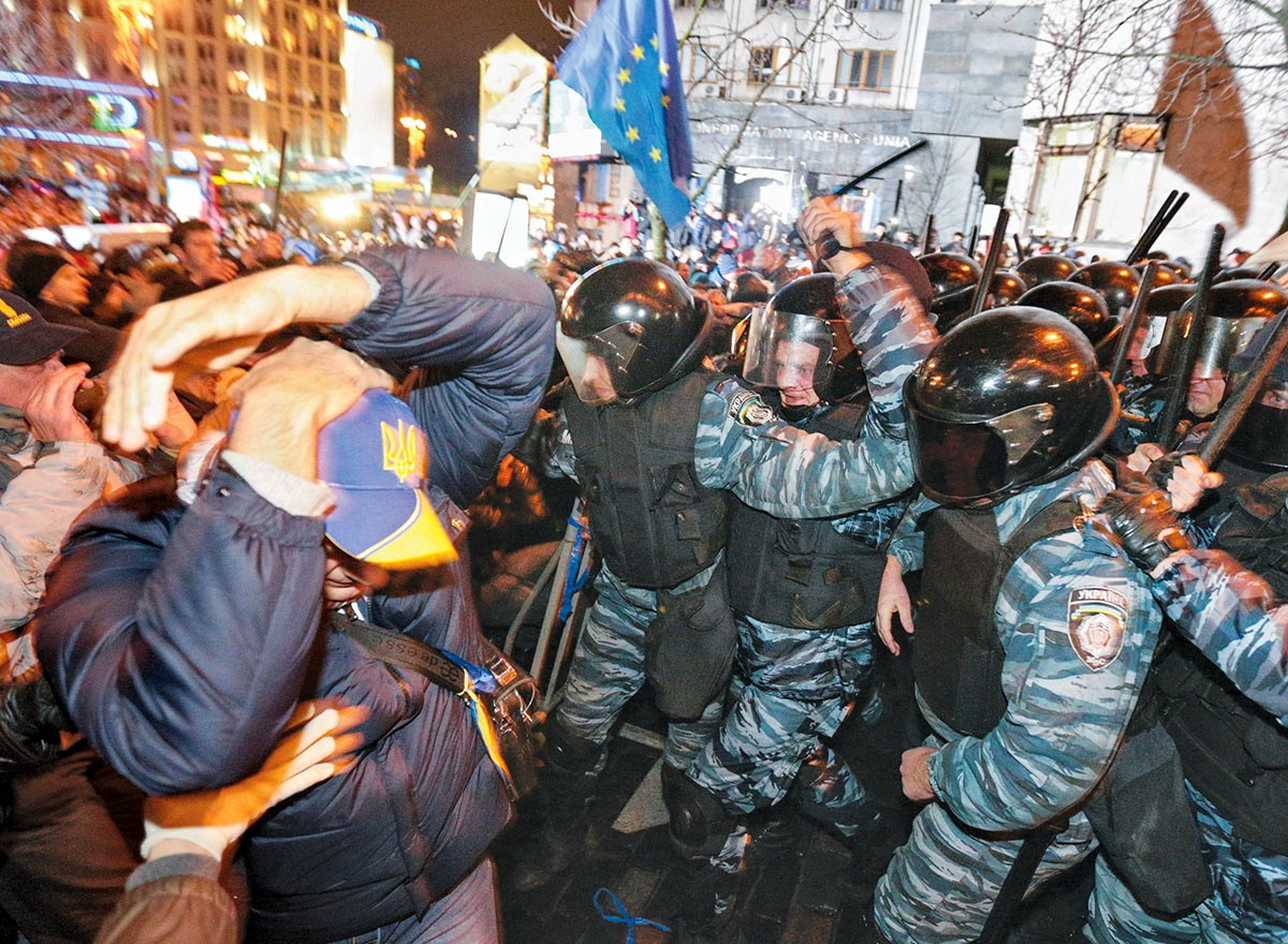 Hromadske: Former Berkut officers in Ukraine's 'new' police - Dec. 18 ...