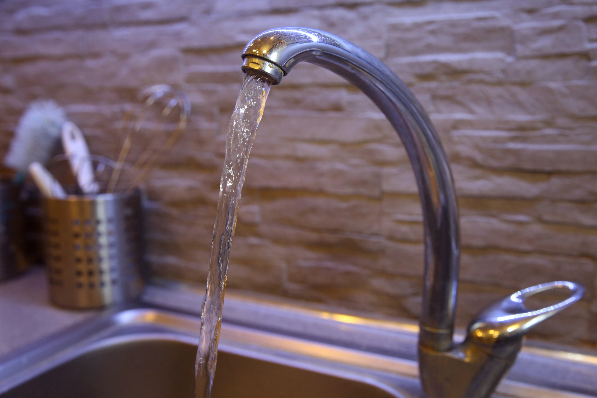 39 poisoned by tap water in Russian-controlled Makiyivka - Sep. 27 ...