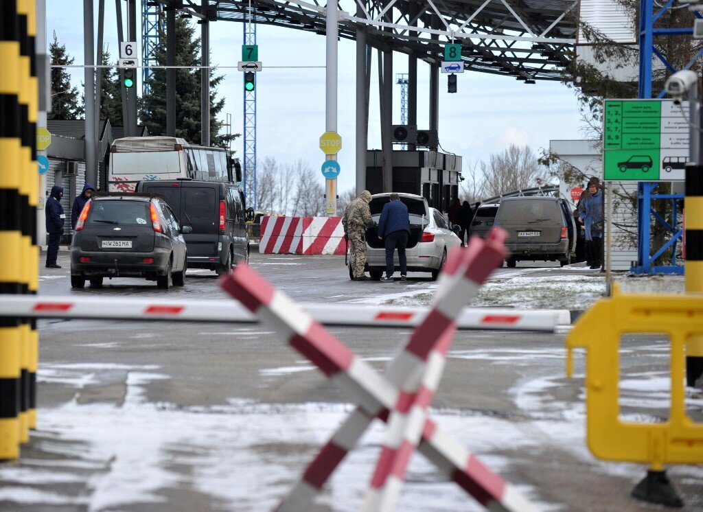 At least another 1,500 km of Ukrainian border with Russia needs ...